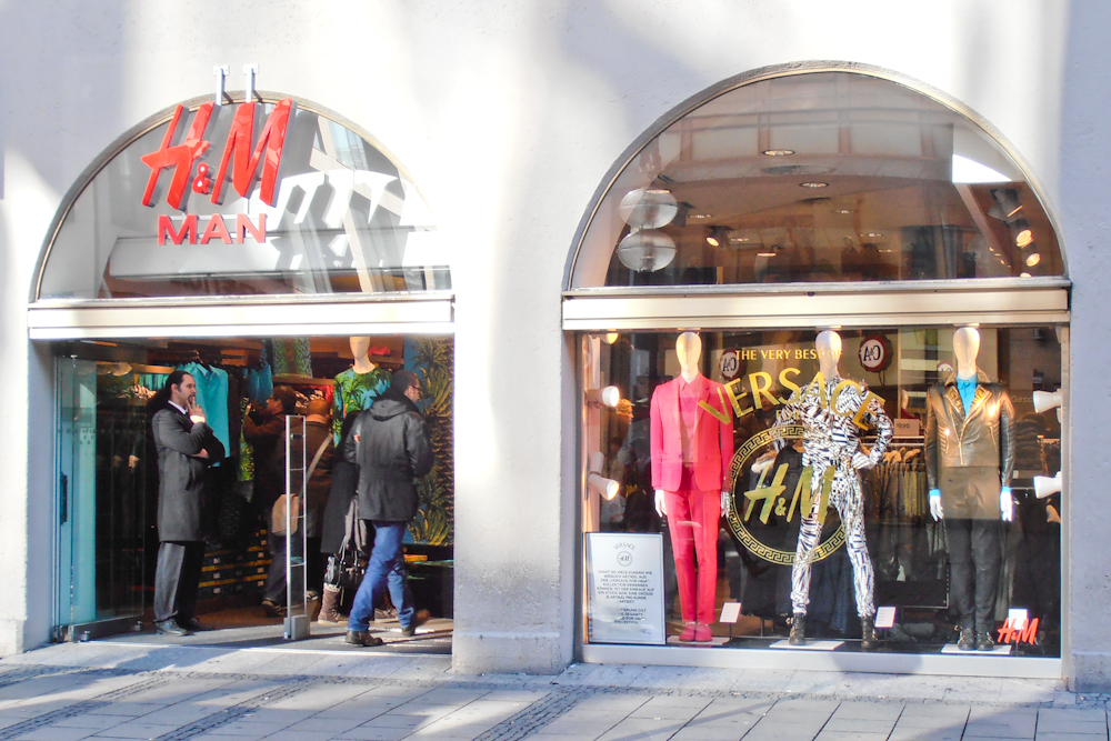 Versace for H&M in Munich - Fashionvictress - Fashionblog aus München