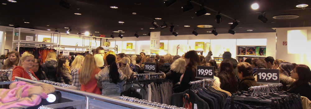 Versace for H&M in Munich - Fashionvictress - Fashionblog aus München